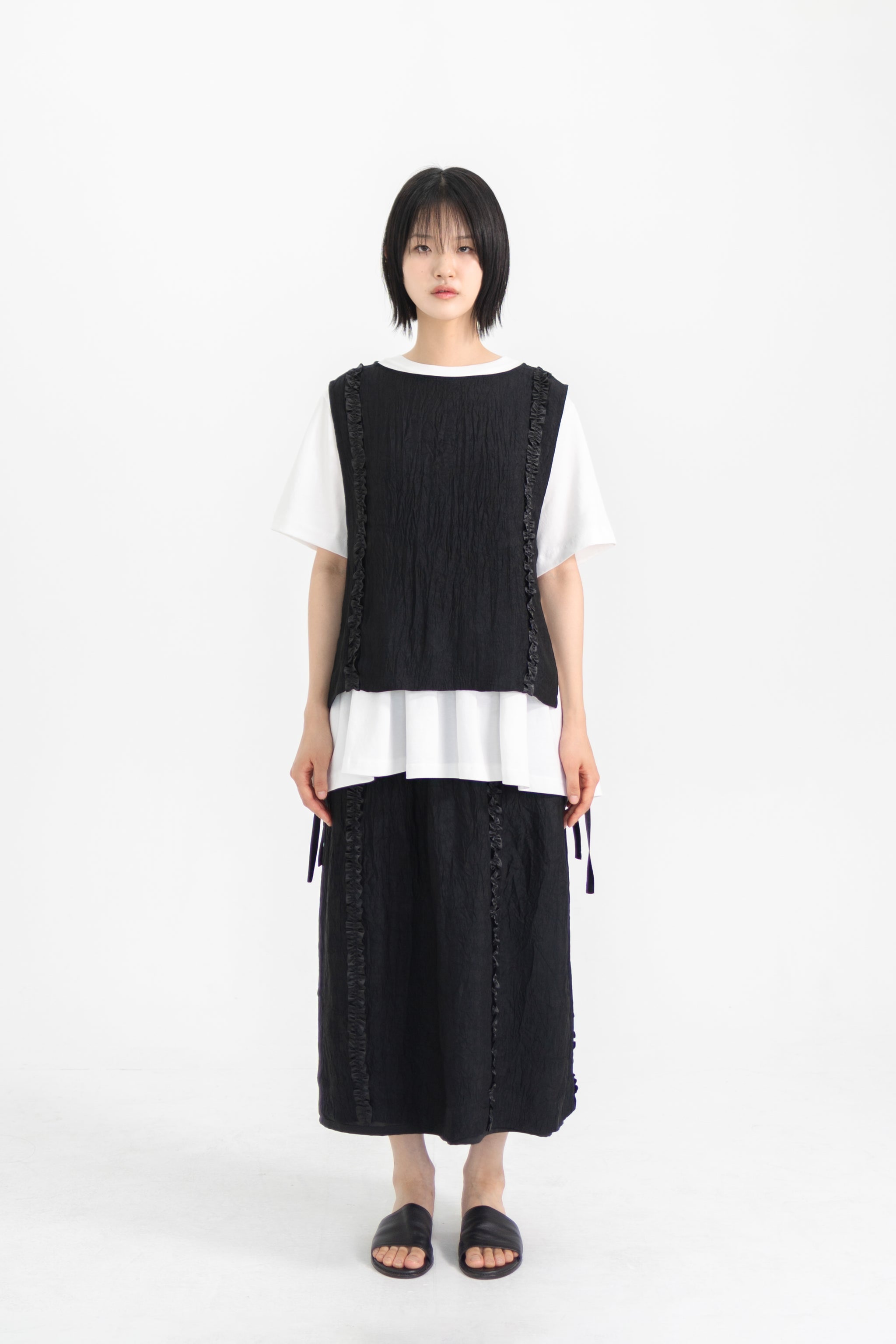 frill line vest
